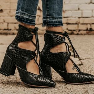 Freebird by Steven | Shoes | Freebird Joyce Black Snakeskin Bootie ...